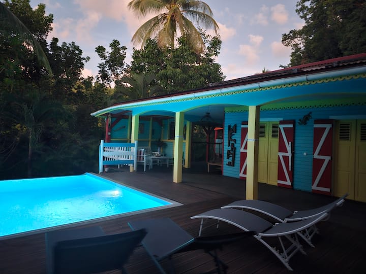 Villa Kanouan Avec Piscine Privée à Débordement - Deshaies