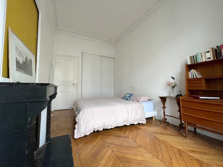Chambre Privée Avec Lit Double - Paris