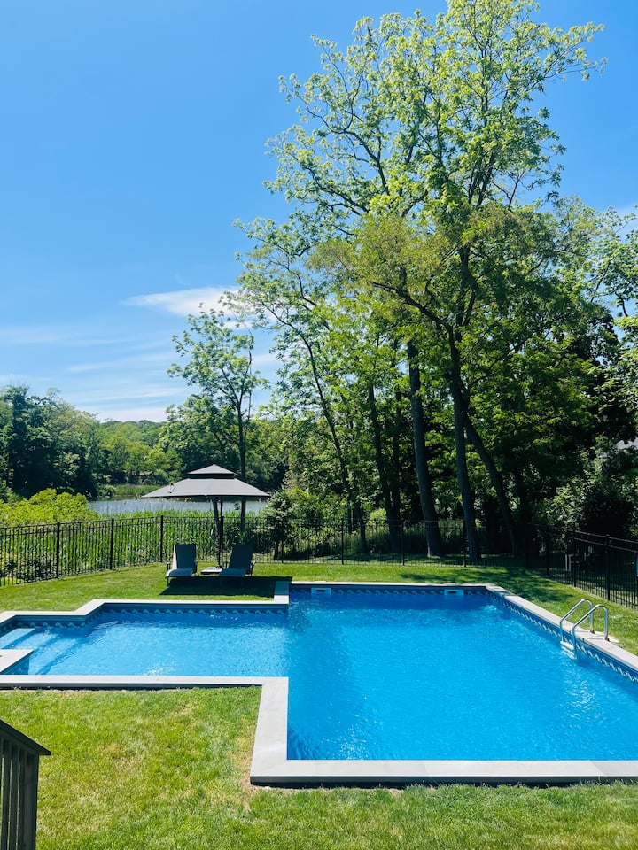 Duck Pond Water View Escape - Friendship Drive, NY