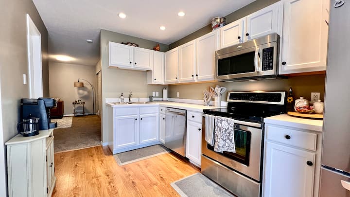 Townhome In Shakopee Mid&long Term Rental Discount - Prior Lake, MN