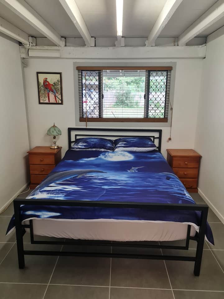 Studio Self Contained Underhouse - Townsville