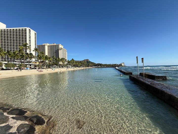 Waikiki Banyan: Poolside, Steps To Beach + Parking - Honolulu