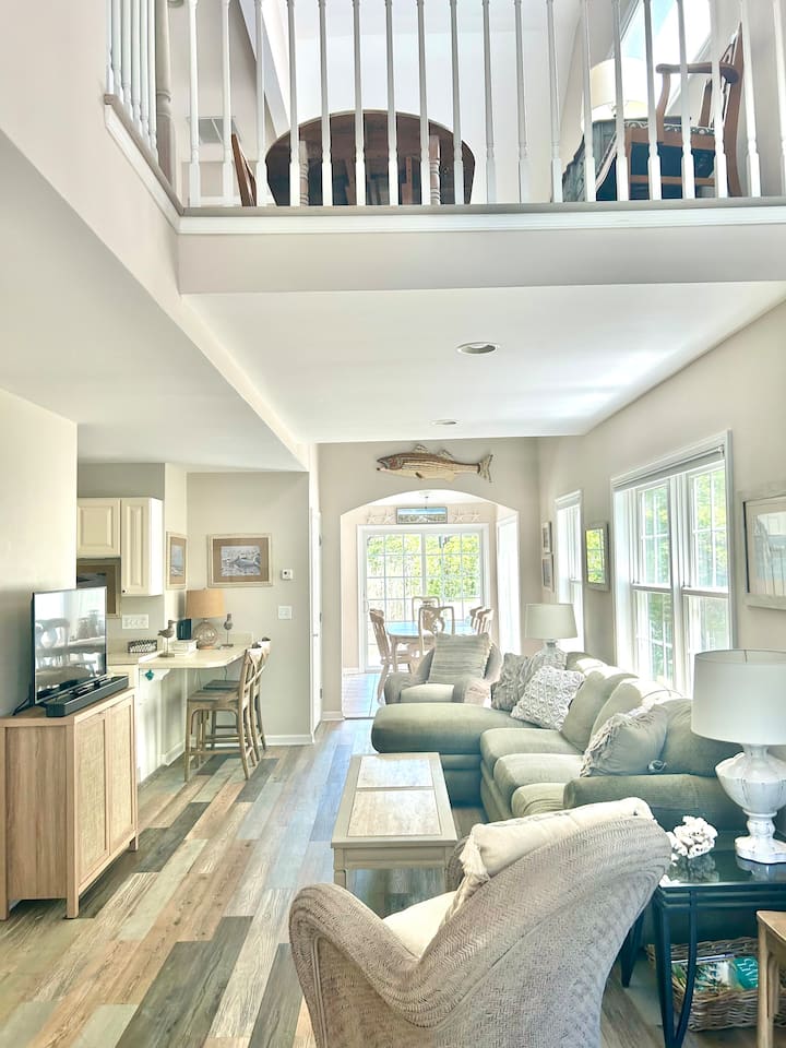 Bethany Beach: Sunlit Townhome Is An Oasis - Bethany Beach, DE