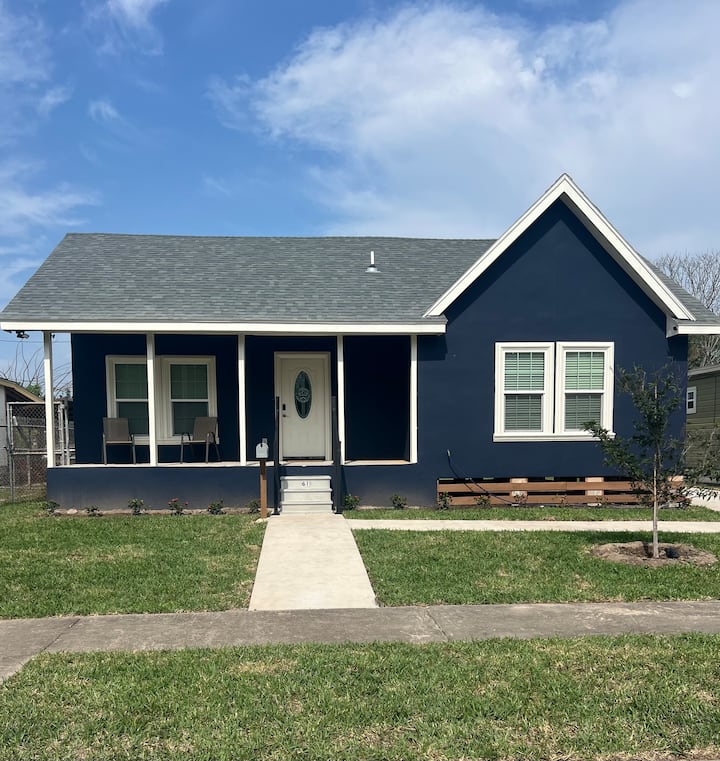 Casa Del Zoo - Brownsville, TX