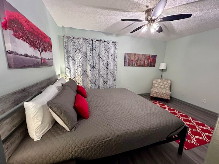 Centrally Located With Ac, Kitchen, & Backyard - Cedar Park, TX