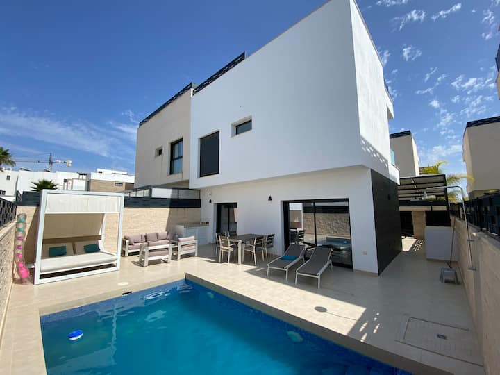 Moderne Villa In Ruhige Lage. - Dolores, Spain