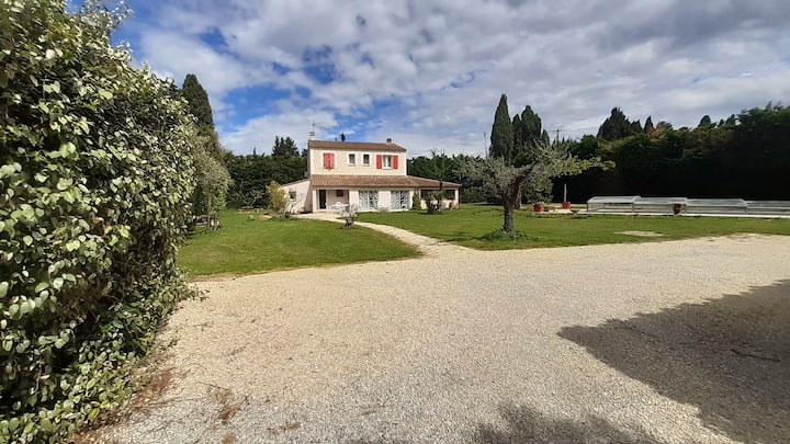 Villa 4 Chambres + Piscine
Logement Entier - Salon-de-Provence