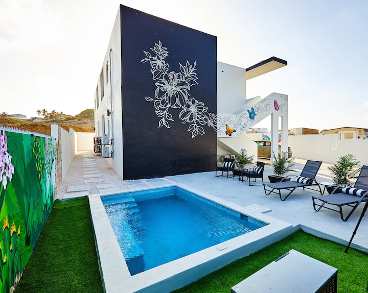 Central 10 Min Walk To Mambo Beach - 2 Br & 2 Bath - Curaçao