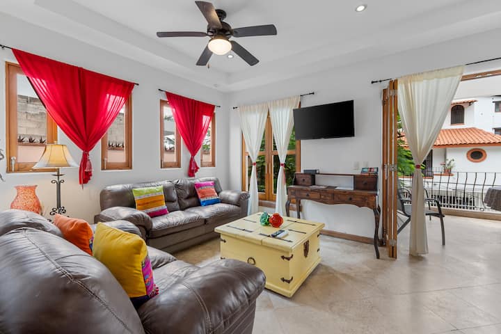 Sunny Condo-quiet Beachfront Street-private Patio! - Puerto Vallarta