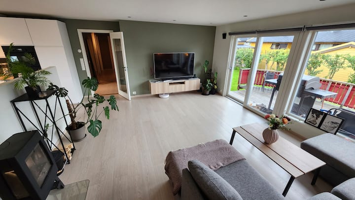 Sentralt Og Naturnært Hus - Alta