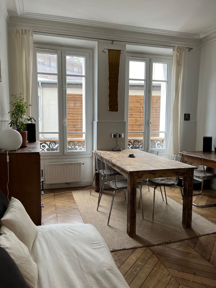 Appartement Plein De Charme Dans Le Vibrant 20e - Paris