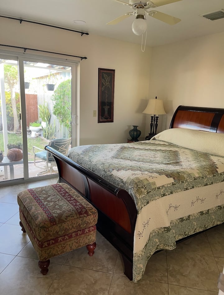 Cozy Home Away From Home In Wpb - West Palm Beach, FL