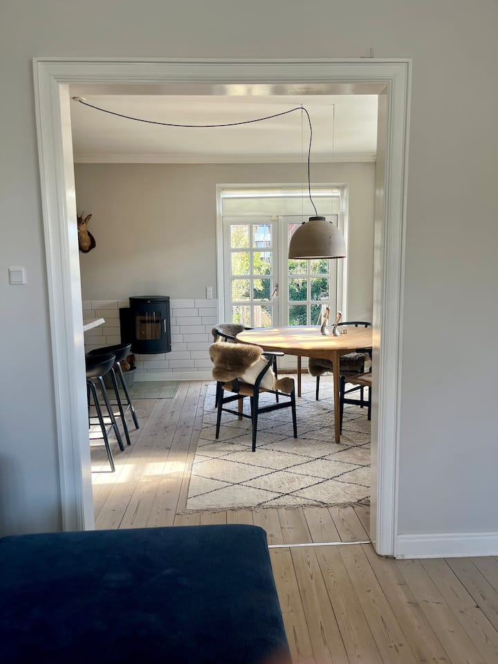 Flot & Rummelig Villa I Hunderup - Odense