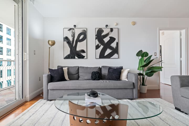 Spacious 1br, W/ Pool, Free Parking In Brickell - マイアミ