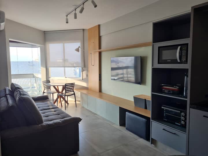 Vista Mar, A 50 M Da Praia Com Piscinas. - Florianópolis