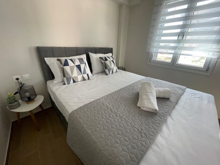 Central House In Old Port Of Skiathos. - Skiathos