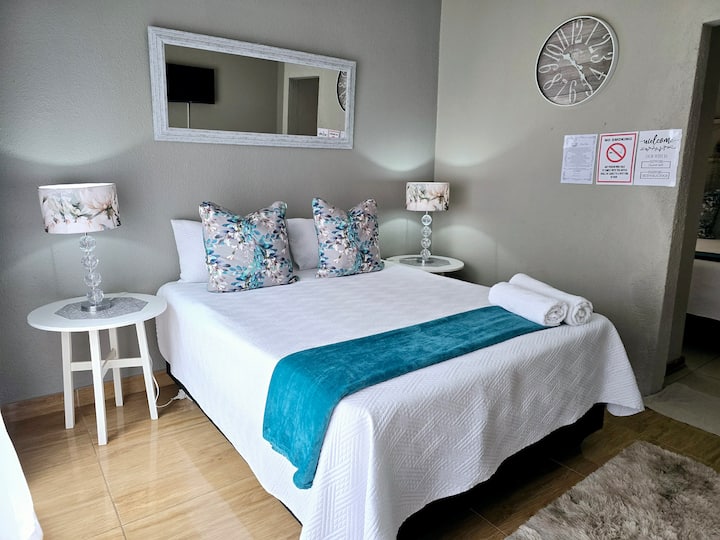 Zhantique Guest House 2- Unit 5 - Boksburg