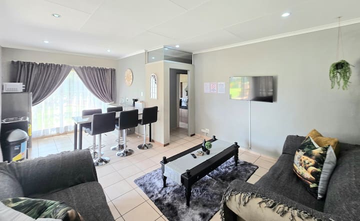 Zhantique Guest House 2- Unit 6 - Boksburg