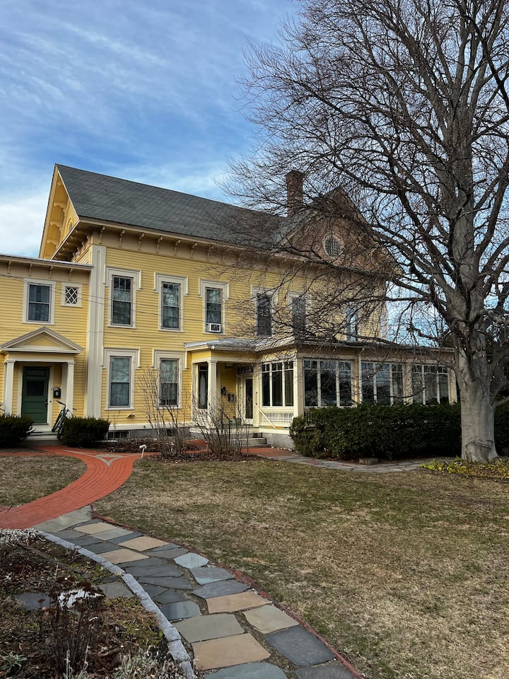Historic Hideaway - Inlaw Suite - Concord, NH