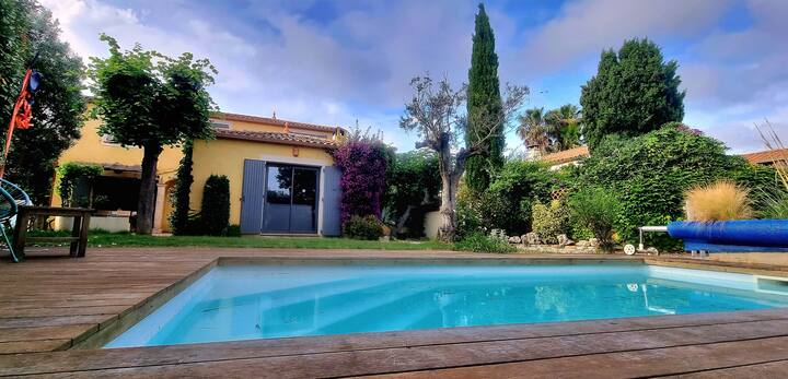 Séte : Villa De Charme Avec Piscine - Frontignan