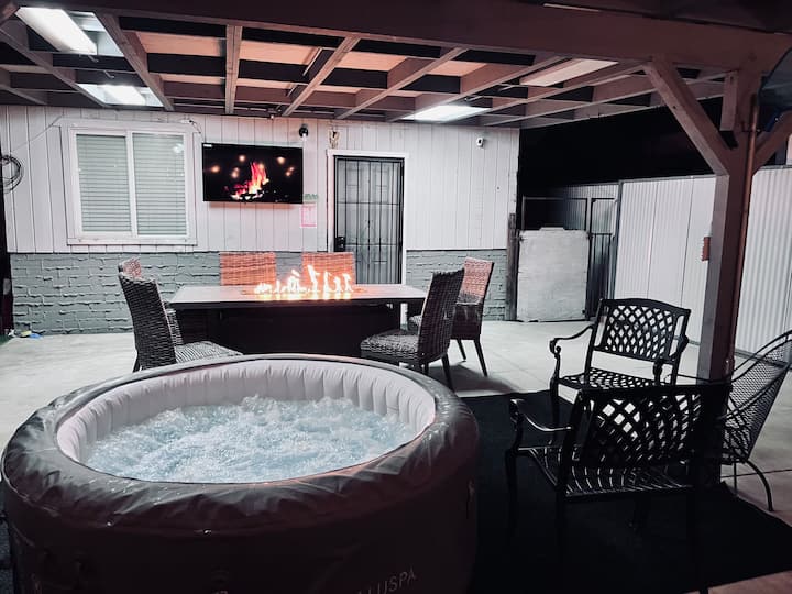 Luxury Home W/private Jacuzzi & Firepit - San Bernardino, CA