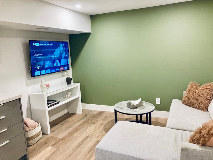 Beautiful Executive Suite - Mississauga