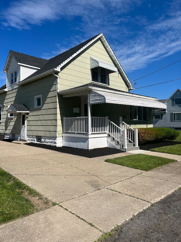2 Bedroom Home - Lancaster, NY