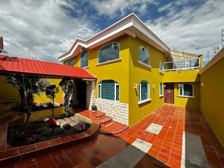 Luxury Home Near To Airport - In Tumbaco Center - Quito