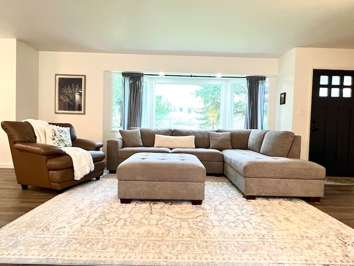 Lux 3br Home + Game Room | Wooded Escape Near Town - Redmond, WA