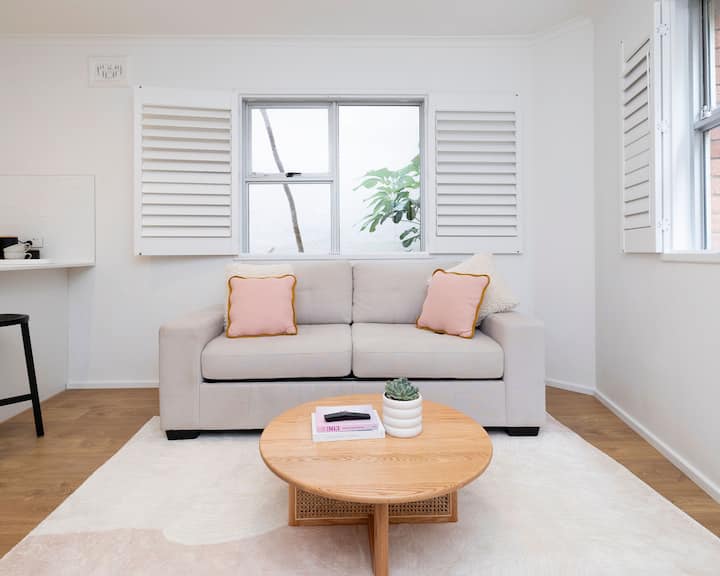 Beachside Bright Unit With Parking ~ Sleeps 4! - Sydney Harbour National Park