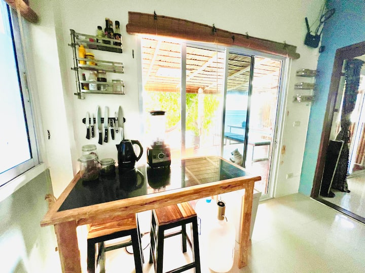 Beachfront Sanctuary With 2 Singles + Double Bed - Koh Samui