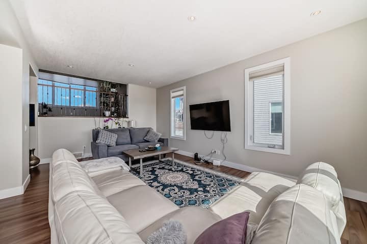 Beautiful Home Near Calgary Airport - Airdrie