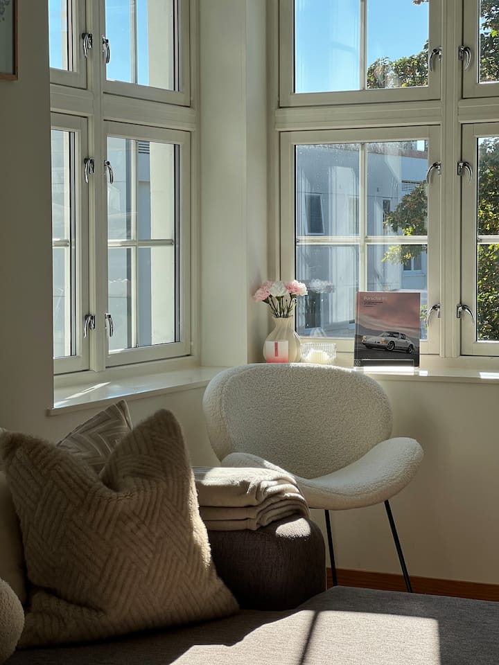 Lys Leilighet Med Parkering - Ålesund