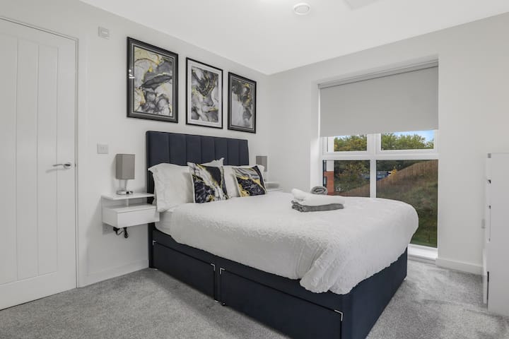 Contractor Ready Apt • Free Parking • Fast Wi-fi - Coventry