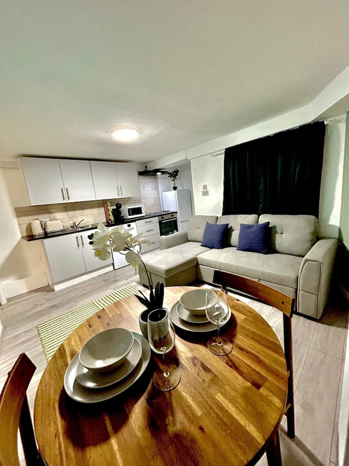 Vibrant & Central London Flat - London