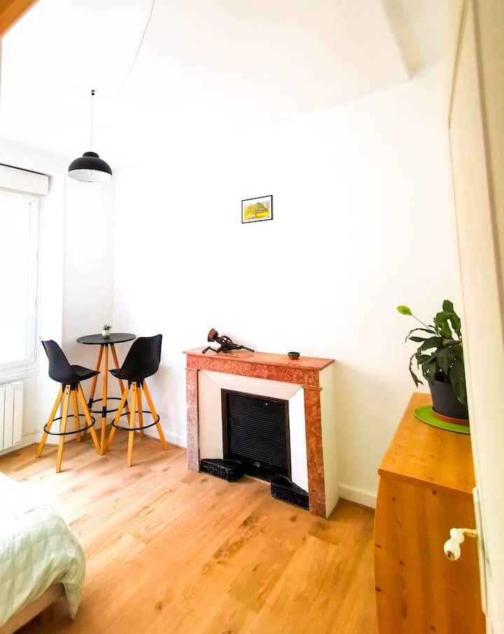 Chambre Dans Le Centre De Lamastre - Lamastre
