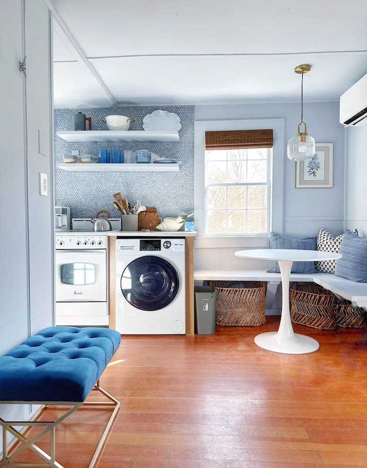 Bluesky Cottage! Tiny Luxury! Firepit/patio/petok - Cape Cod, MA