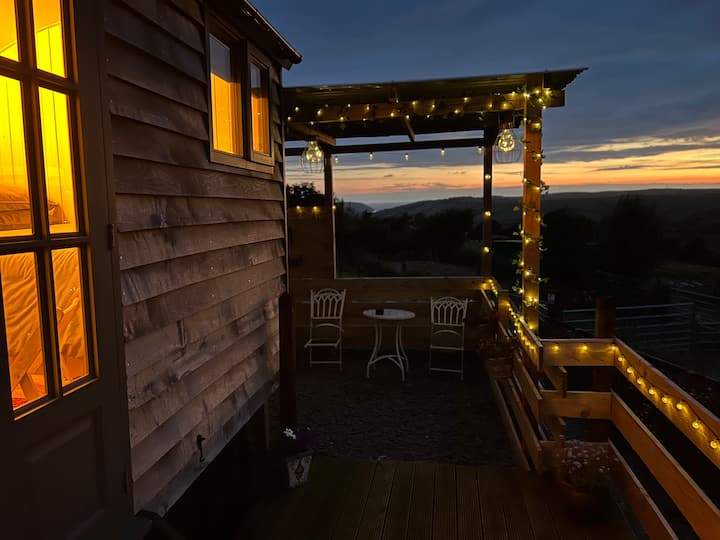 Shepherds Delight Hut - Borth