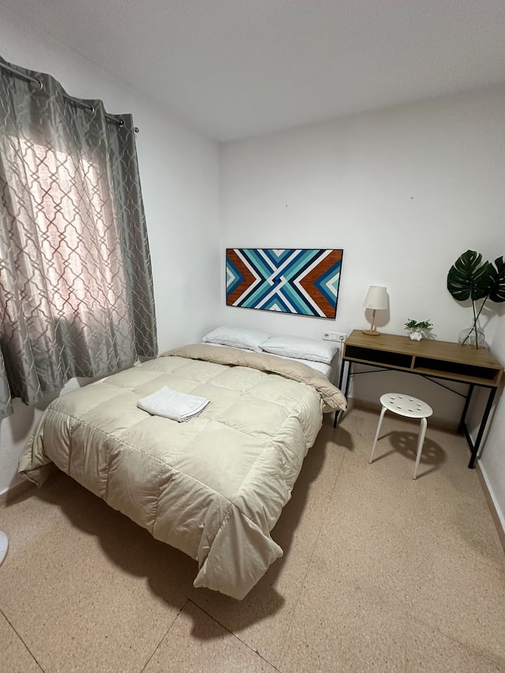 Room In Alicante Central Market - Alicante