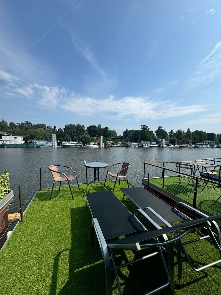 Laura Town 10 Min Walk, Parking Free, Ac, Views! - Praga