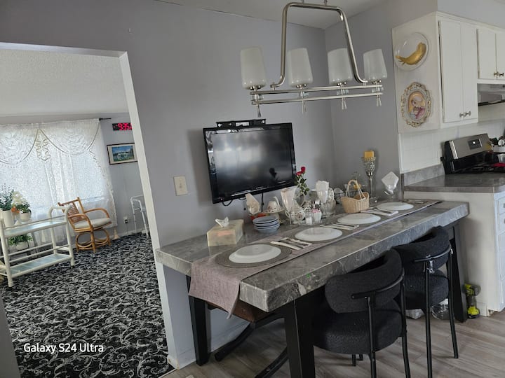 1 King Bed Room1.near Airport. Hospital.mall. Bus. - Buffalo, NY