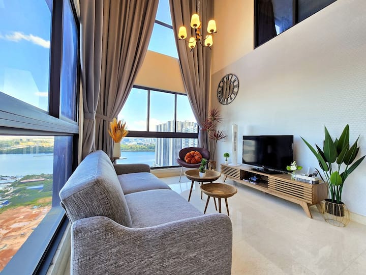Loft Suite Seaview Near Jb Ciq 7pax - Johor Bahru