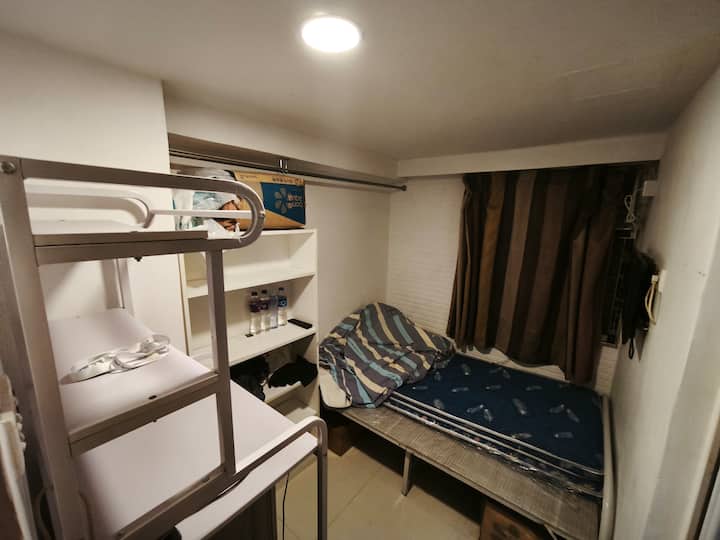 Small, Cheap Studio In Wanchai - Sai Kung