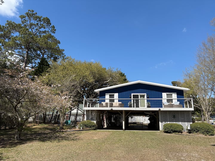 *Newly Renovated*
Sunset Chambers Getaway - Sunset Beach, NC