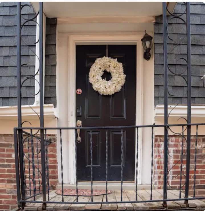 Spacious Apartment Close To Rupp 3bed & 3 Bath - Lexington, KY