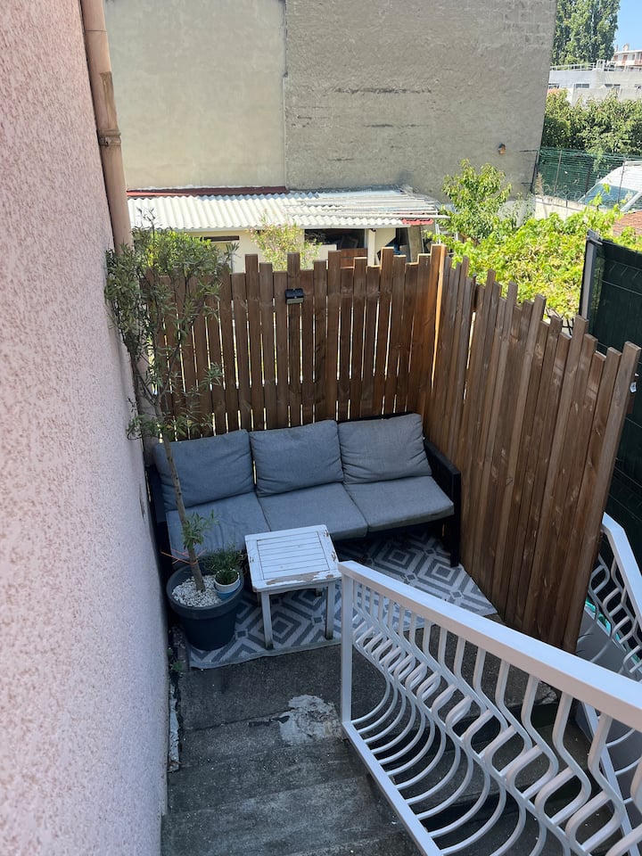 T2 Terrasses Et Cocooning 700m Métro A - Groupama Stadium - OL