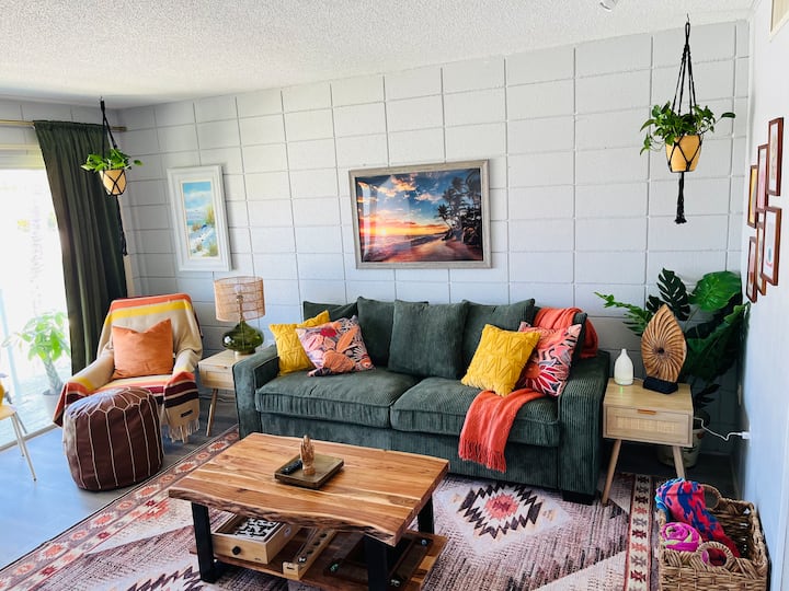 The Funky Melrose Place - New Smyrna Beach, FL