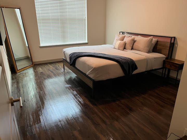 Luxury Houston Apartment - Independence Heights - Houston