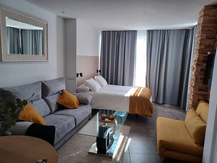 Acogedor Apartamento Con Vistas Al Mar Y Montaña - Selwo Marina