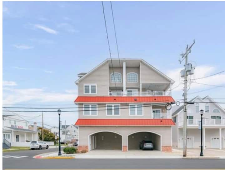 5 Bedroom Condo W/elevator - Sea Isle City, NJ